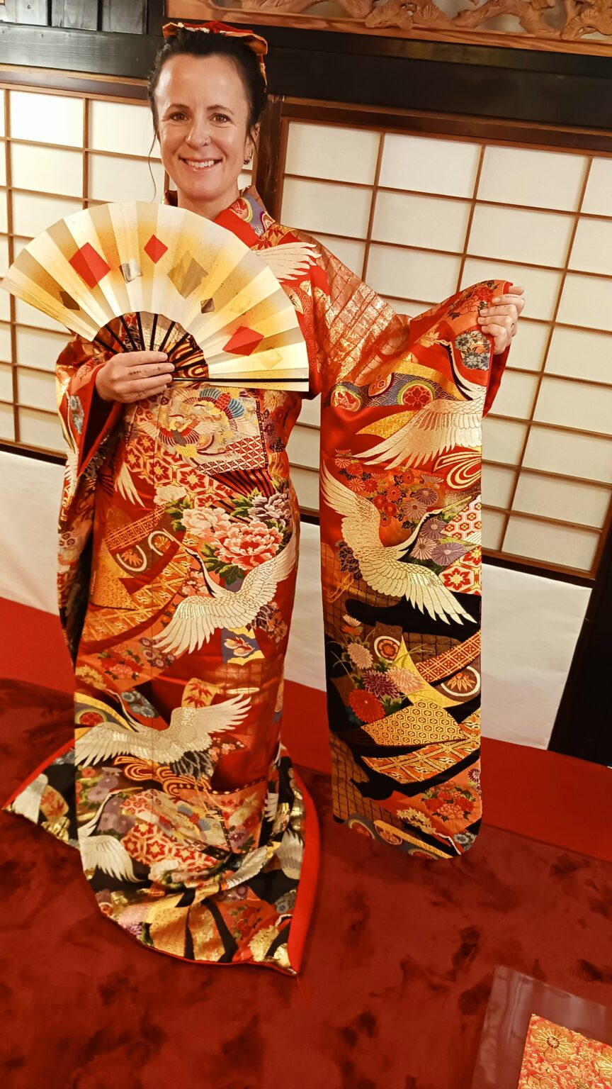 Affordable Uchikake Kimono Photo Shoot After Kyoto Tea Ceremony ...